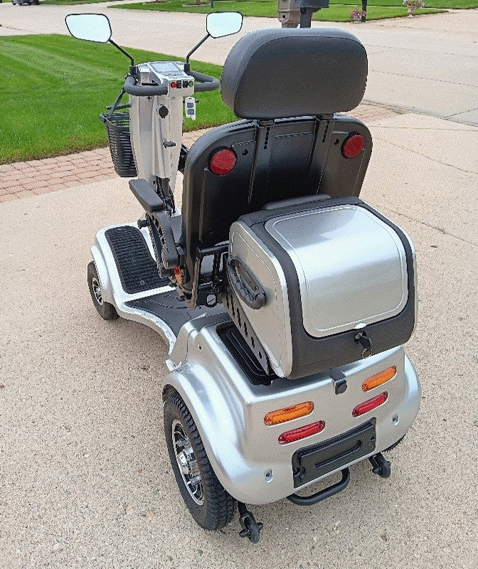 Gladiator 4-Wheel Mobility Scooter – Electric Mobility Lab LLC